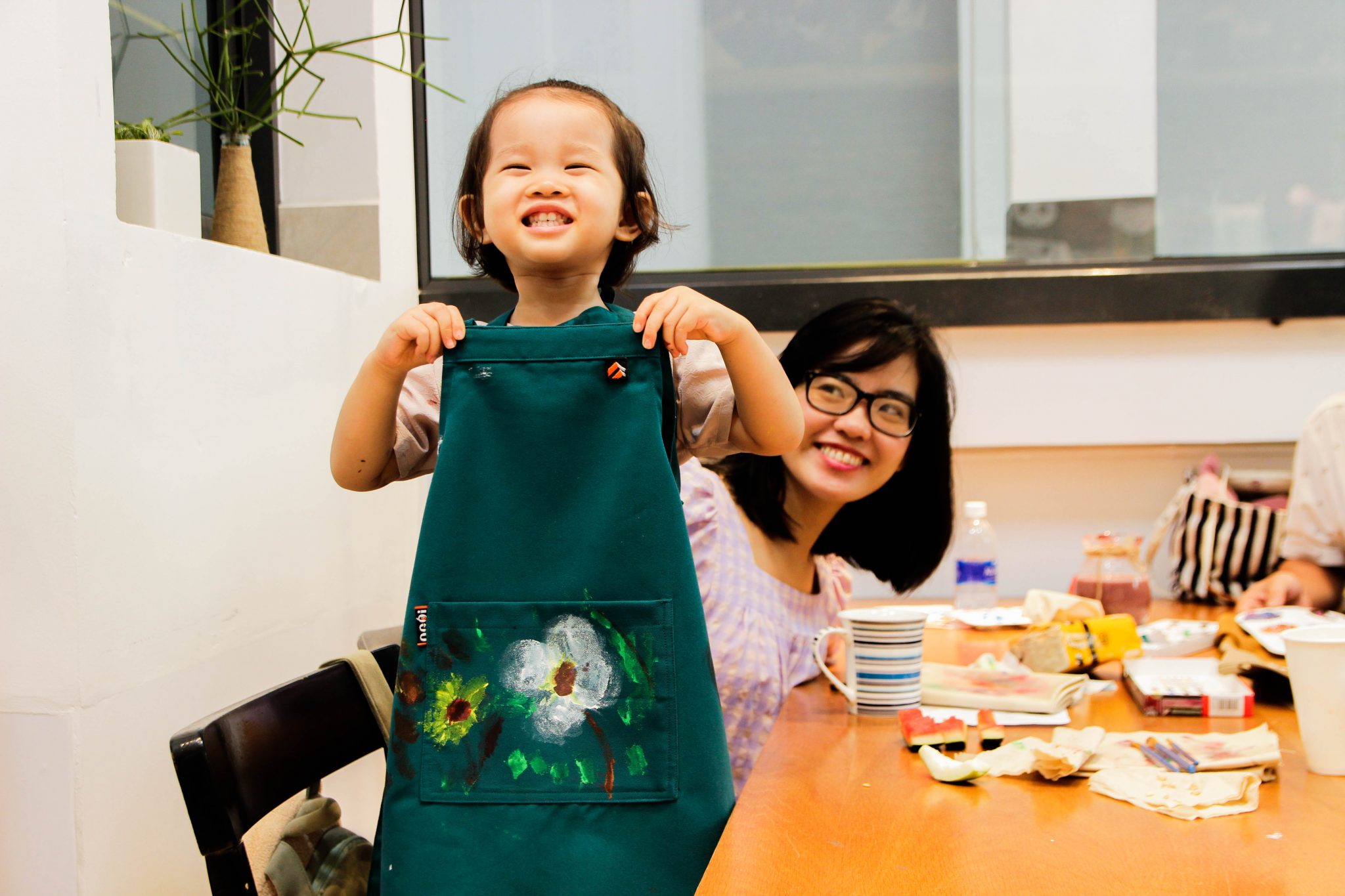 TẠP DỀ EM BÉ - MÓN QUÀ Ý NGHĨA CHO BÉ - NGÓI APRON
